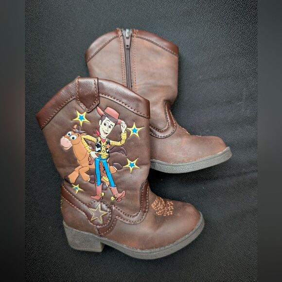 Disney | Shoes | Disney Pixar Toy Story 2 Toddler Size 5 Woody Bullseye ...